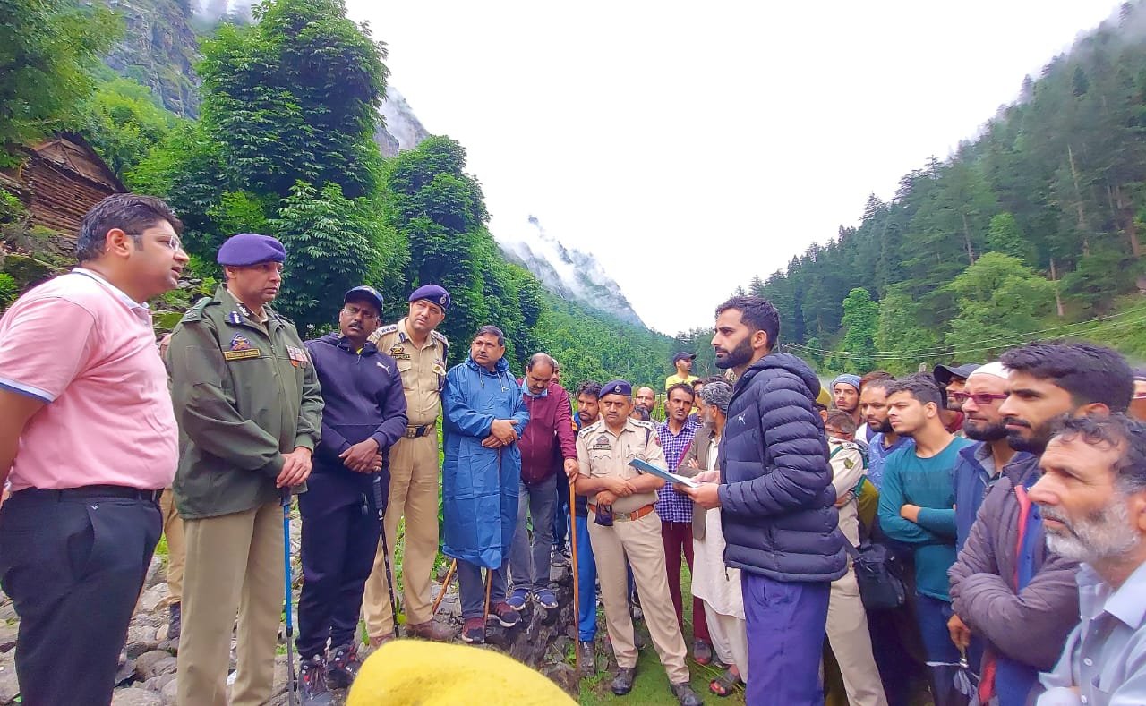 Kishtwar cloudburst: Senior officers trek long distance to supervise ...