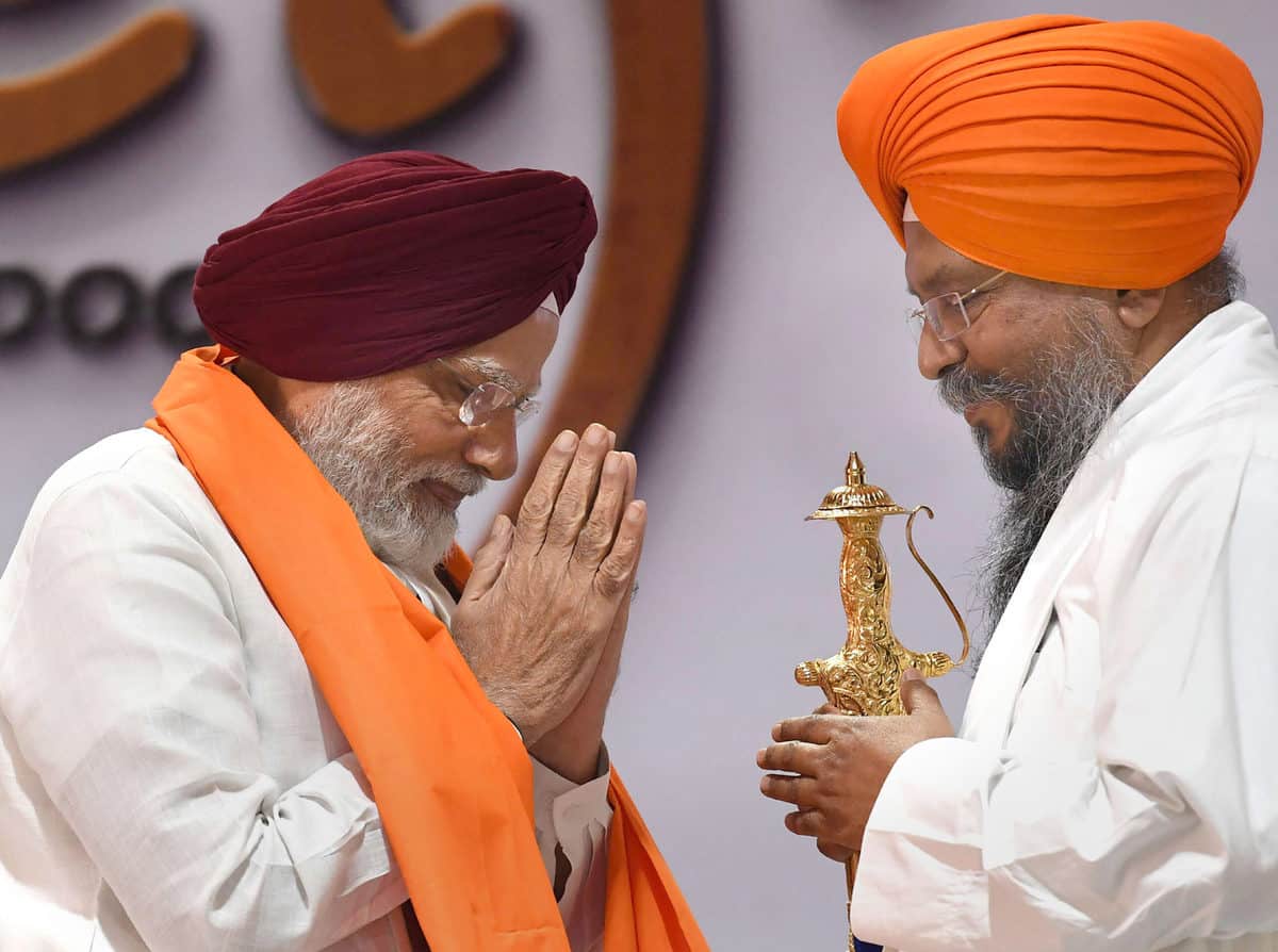 Prime Minister Narendra Modi hosts Sikh delegation at Delhi – The Dispatch