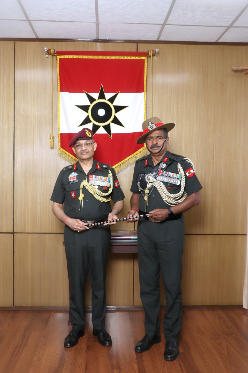 Lt Gen Pushpendra Singh takes over as Corps Commander of Rising Star ...