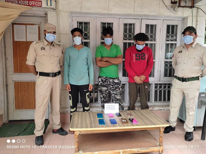 3 persons arrested in cell phone snatching case in Budgam, 8 mobile ...