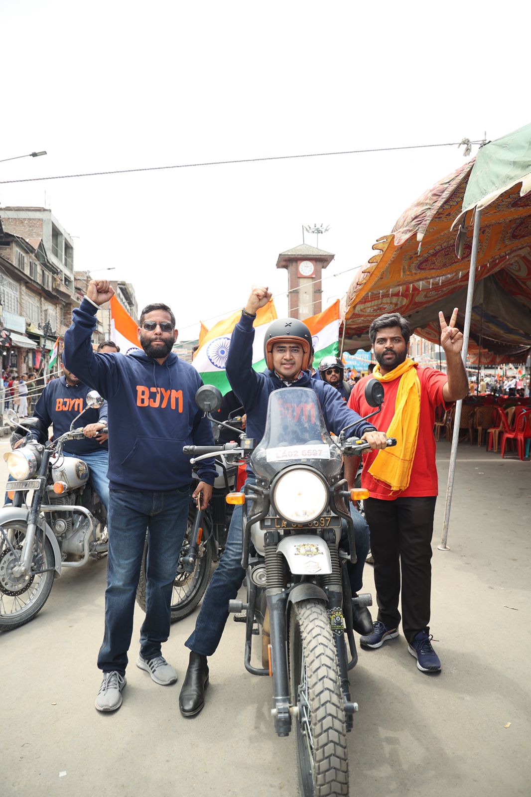 First-ever Tiranga rally flagged off from historic Lal Chowk, Srinagar ...