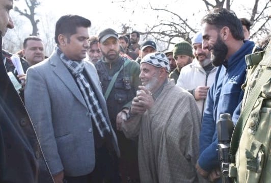 Owais chairs public outreach programme at Aragam – The Dispatch