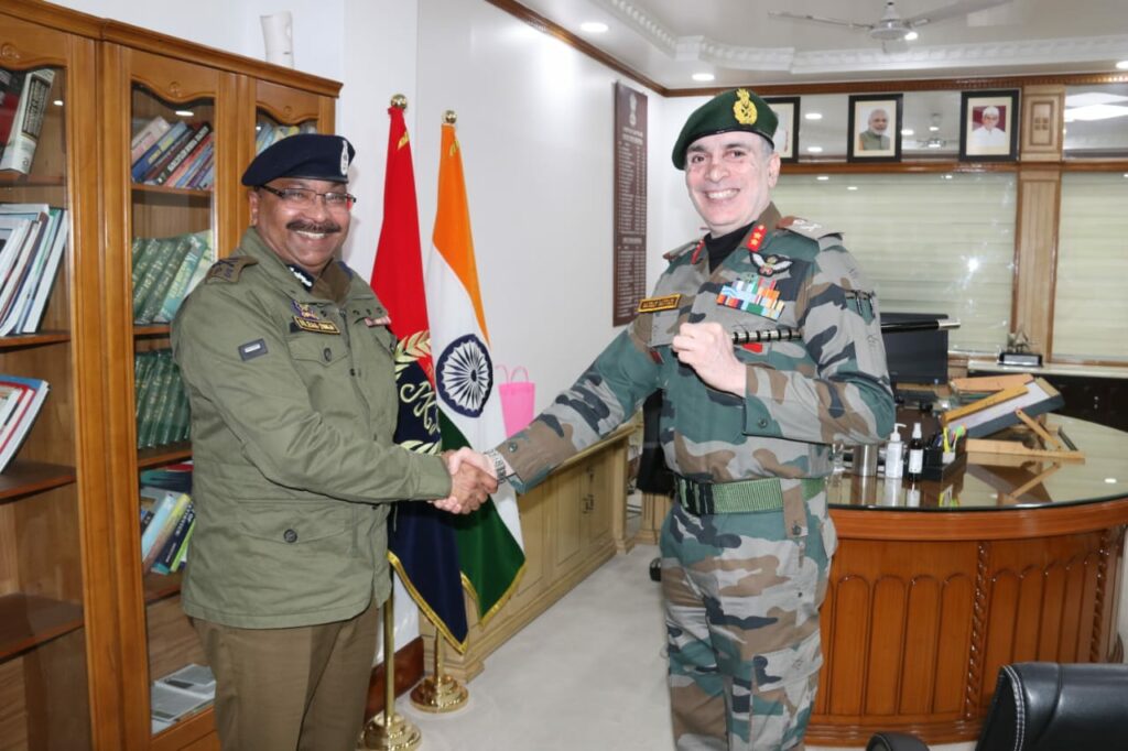 GOC Tiger Division Major General Gaurav calls on DGP J&K Dilabg Singh ...