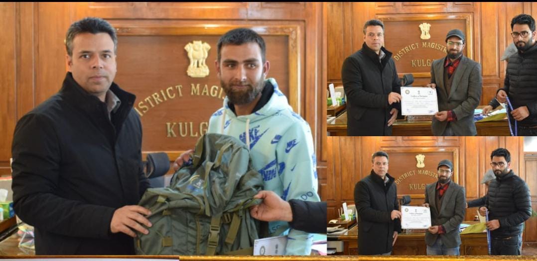 Dr. Bilal distributes Emergency Response Kits among Aapda Mitra ...