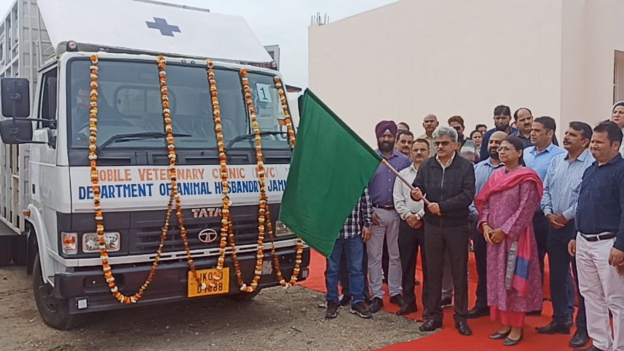 Atal Dulloo inaugurates Mobile Veterinary Units, Paravet Training ...