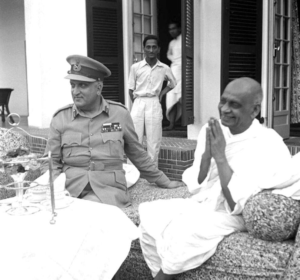 1948. Uneasy Maharaja dons State Military Uniform in meeting with Patel ...